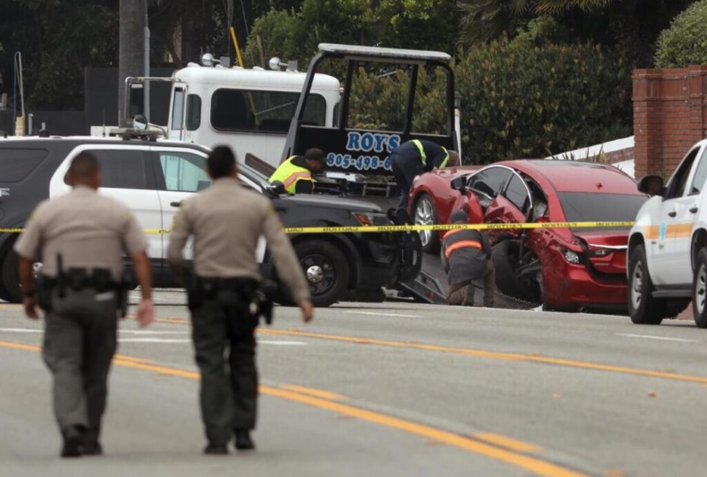 PHOTO Cars Being Towed After Fraser Michael Bohm Killed 4 Pepperdine ...