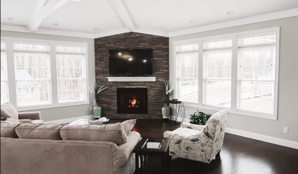 PHOTO Bob Knight's Bloomington Indiana Home Had Amazing Living Room For ...