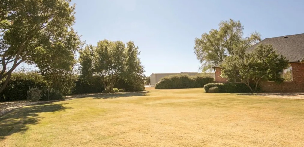 PHOTO Bob Knight's Lubbock Texas House Was On 3 Acres
