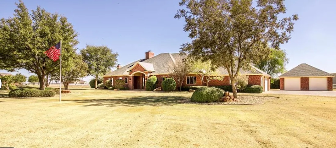 PHOTO Bob Knight's Modest 5.4K Square Foot Home In Lubbock Texas