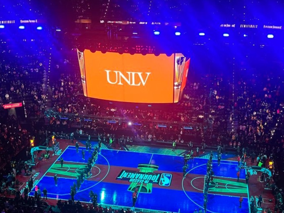 PHOTO Moment Of Silence For UNLV At NBA's In Season Tournament Semi ...