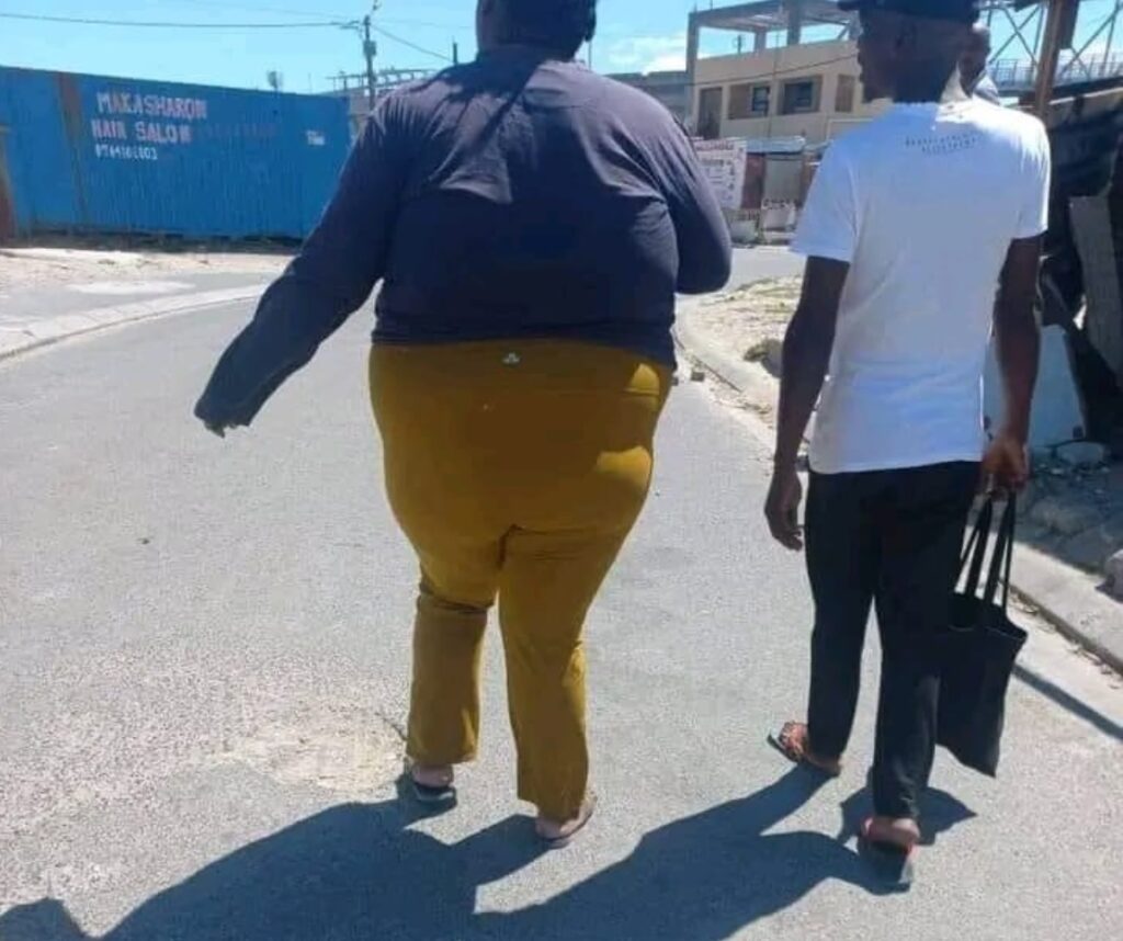 PHOTO Rick Ross And Drizzy Drake Heading To Kanye's House After The ...