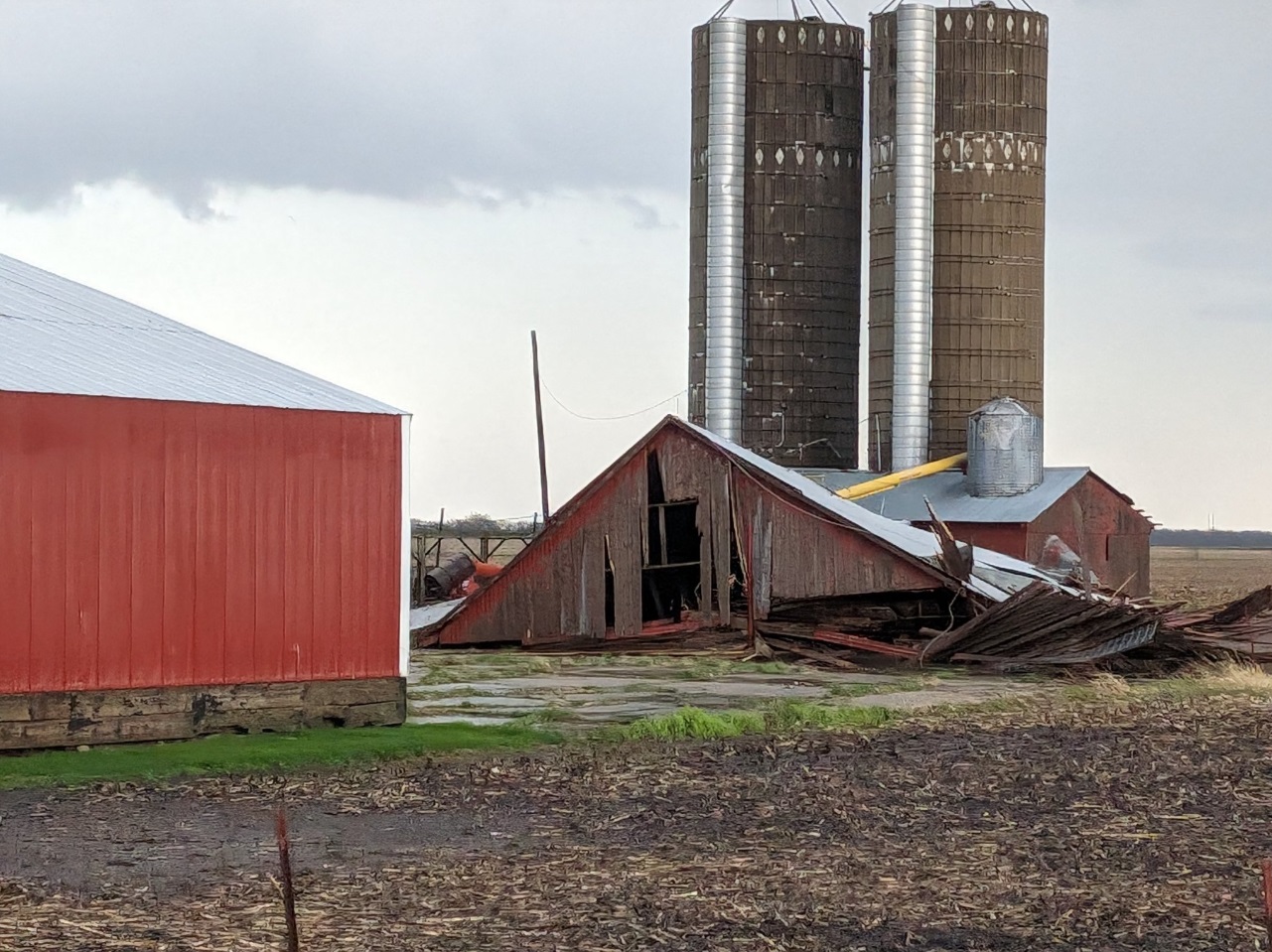 PHOTO Damage And Power Lines Laying Everywhere On Mediapolis Road In Iowa