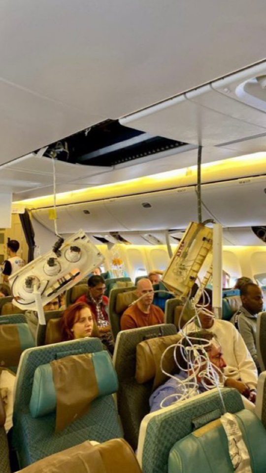 PHOTO Inside Plane From Singapore Airlines Boeing 777 Flight From ...