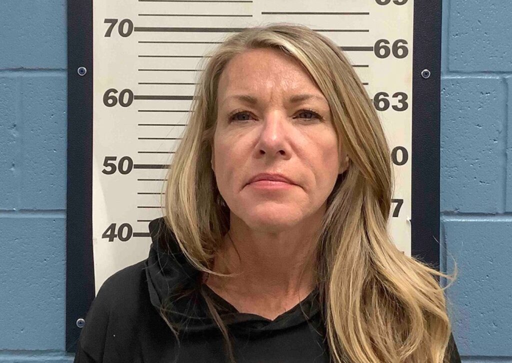 Photo Lori Vallow Looking Like She Could Barely See In Her Mugshot