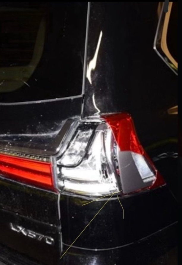 PHOTO Close Up Showing Almost All Of Karen Read's Tail Light On Her ...