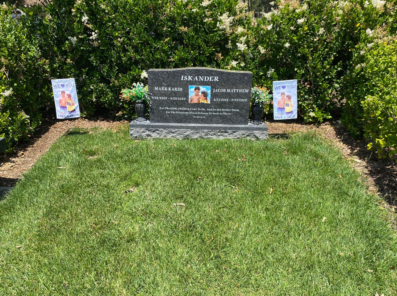 PHOTO Of The Graves Of Mark And Jacob Iskander Who Rebecca Grossman Was ...