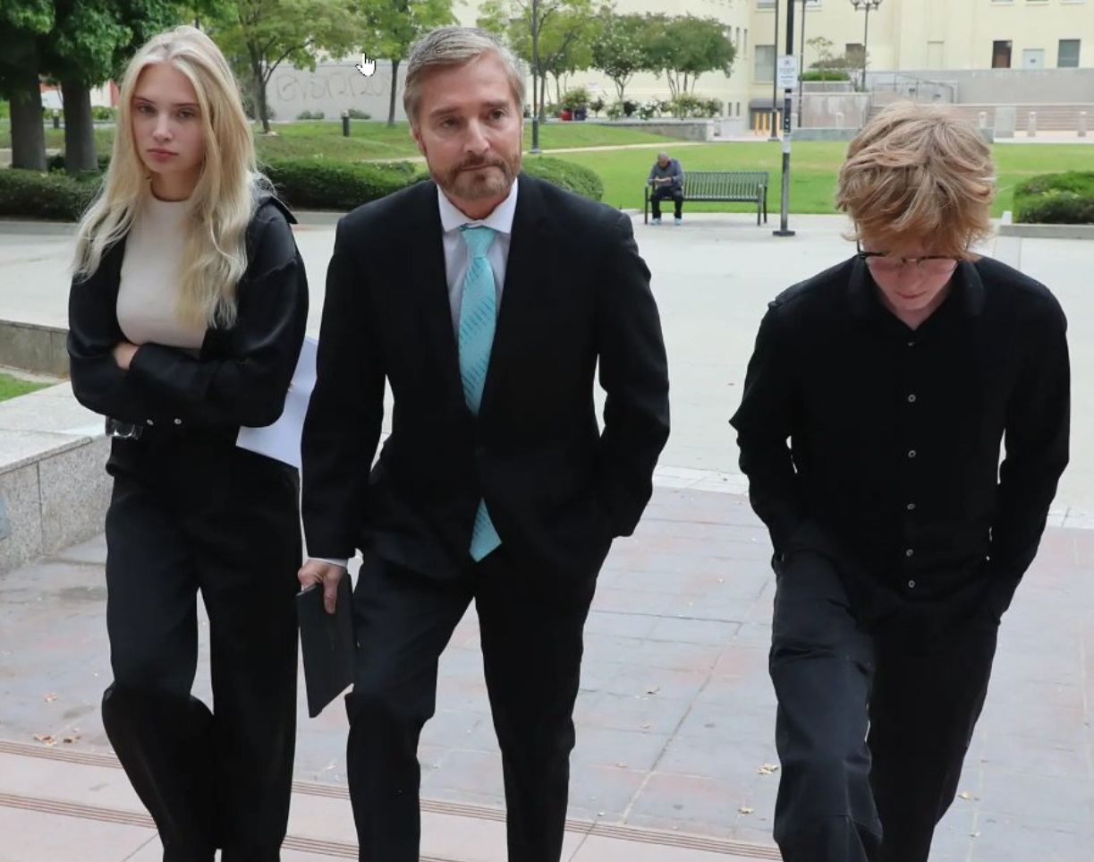 PHOTO Rebecca Grossman's Family Dressed Like They Were Going To A ...