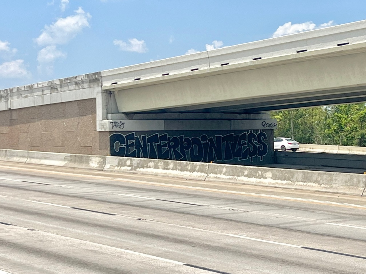 PHOTO Graffiti On I-10 Between Taylor and Studewood In Houston Says ...