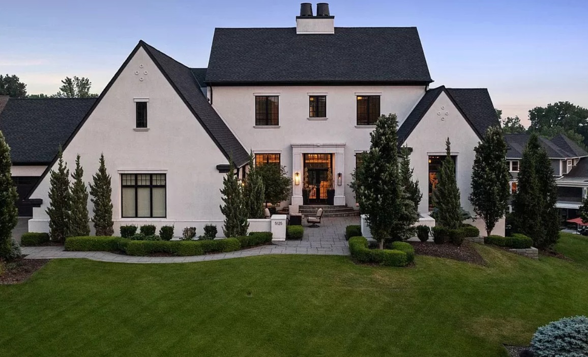 PHOTO Minnesota Gophers Coach PJ Fleck Is Selling His 6K Square Foot ...