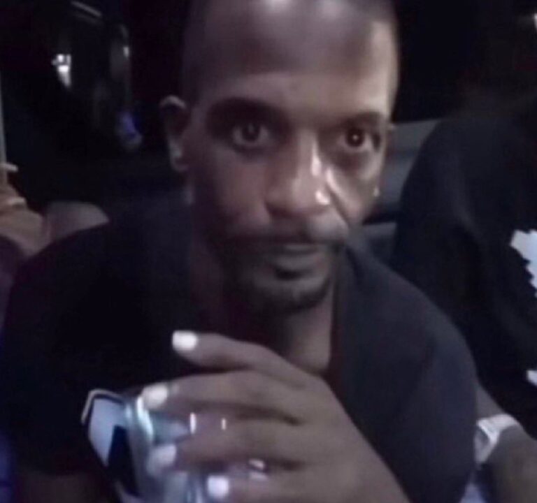 PHOTO Baby Oil Lined Up All Over Bathrooms And Tubs In P Diddy's Mansion