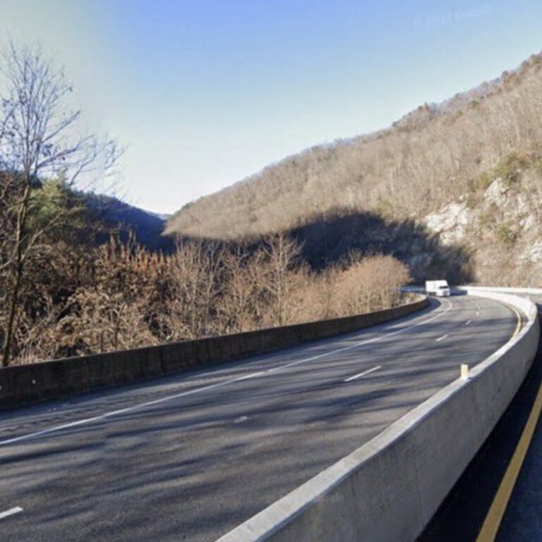 PHOTO Before And After Picture Showing How Much Flooding On The Side Of ...