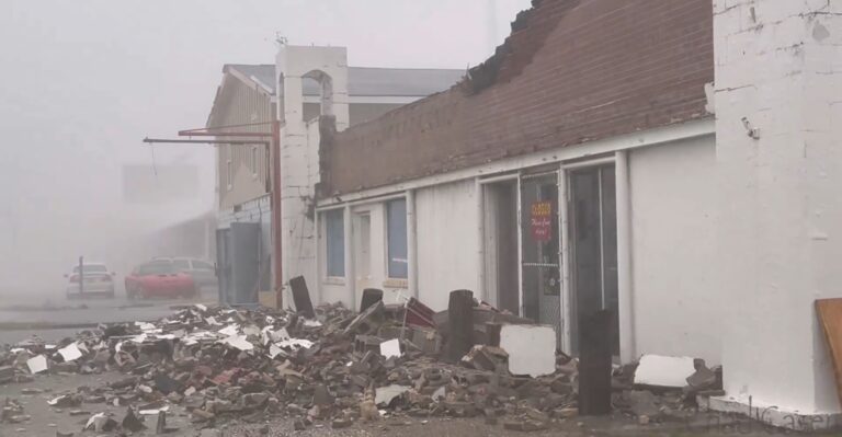 PHOTO Roof Of Well Known Building In Morgan City Destroyed By Hurricane