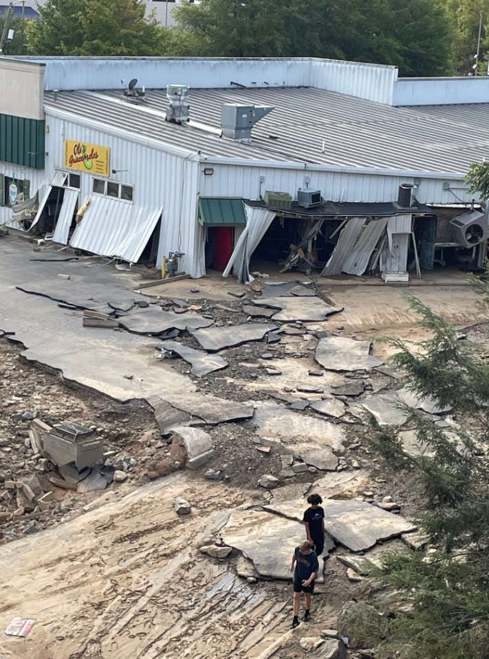 PHOTO Breathtaking Picture Of Walgreens Still Standing But Uhaul Center ...