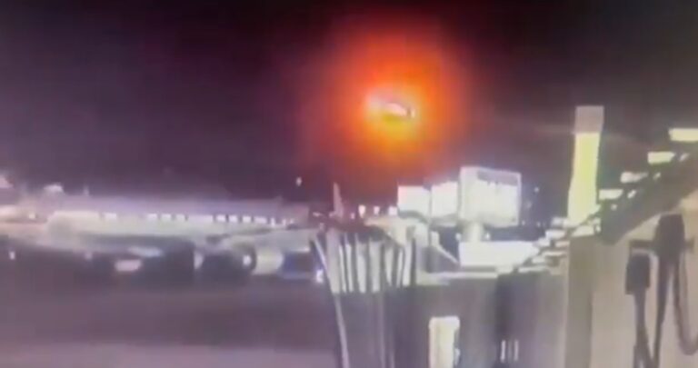 PHOTO Black Hawk Helicopter Exploding In Mid-Air After Collision With ...