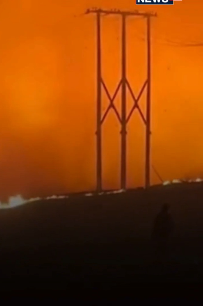 PHOTO Clay Fire Flames In Jurupa Valley California Keep Rising With ...