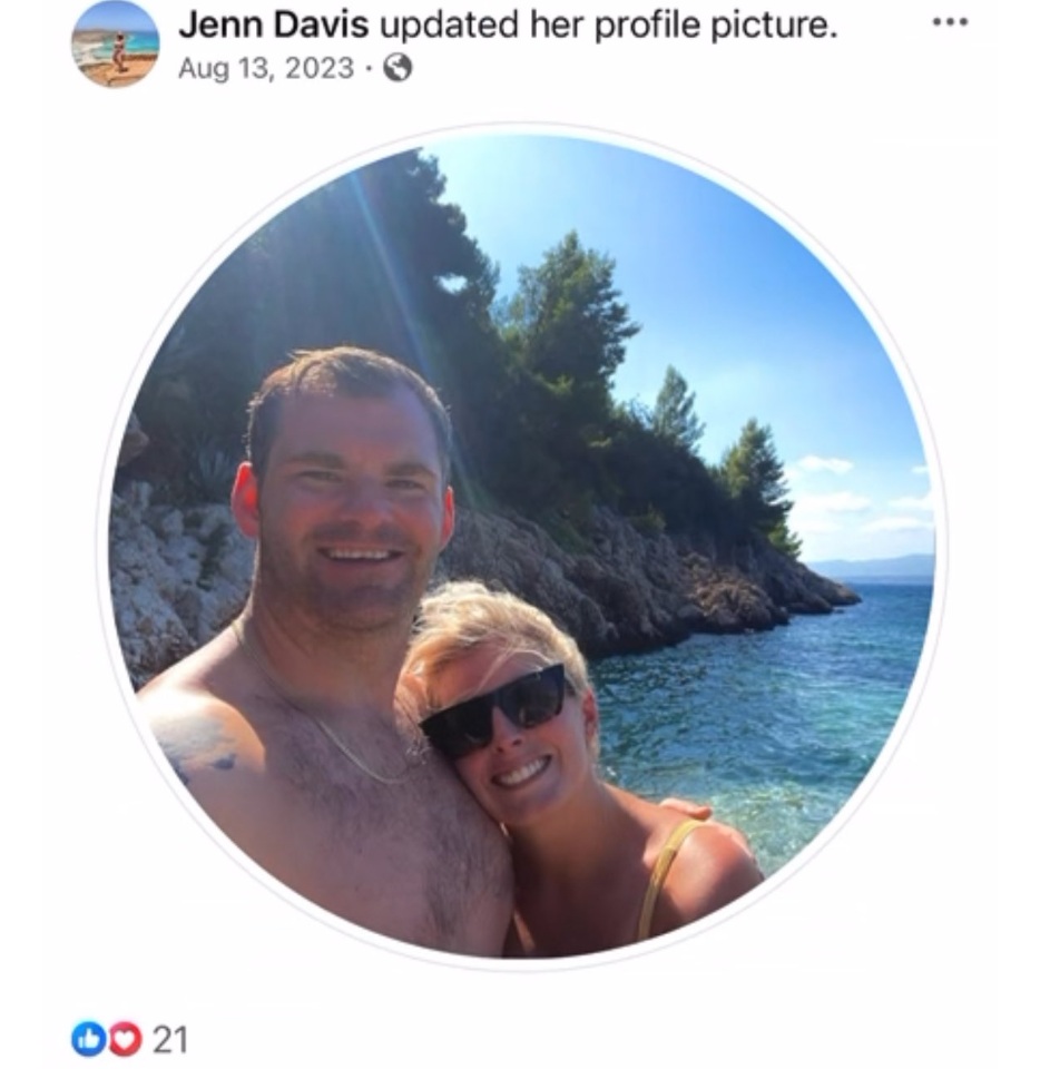 PHOTO Matthew Livelsberger's Wife Jennifer Anne Davis Facebook Page