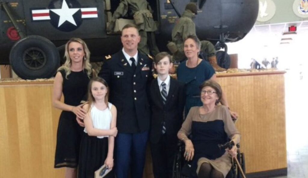 PHOTO Of Unnamed Captain Crew Chief Ryan O’Hara And Staff Sergeant ...