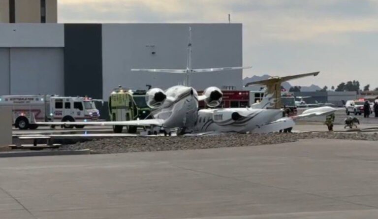 PHOTO What's Left Of Vince Neil's Damaged Plane After It Crashed And ...