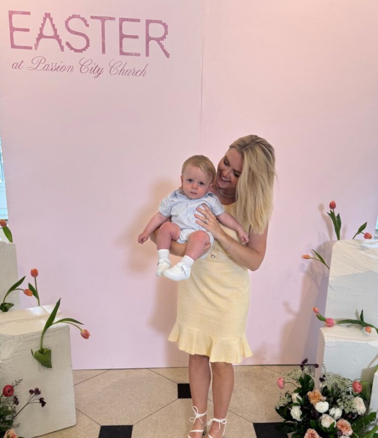 PHOTO Karoline Leavitt Holding Her Child On Easter While Wearing A Dress