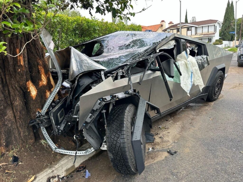 PHOTO Of Alijah Arenas Destroyed The Entire Front End Of Tesla ...