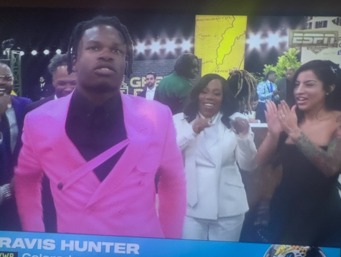 PHOTO Of Travis Hunter Girlfriend's Arm Tattoo While Clapping For Him ...