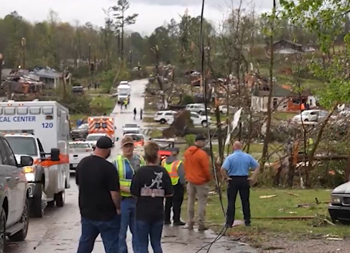 PHOTO Selmer Tennessee Looks Like A Shithole After Tornado Destroyed ...