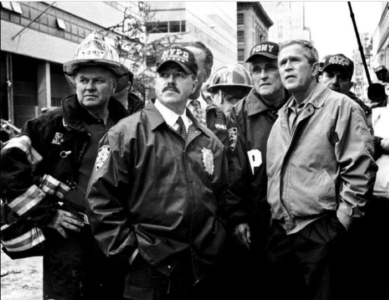 PHOTO The Ultimate Picture Of George Bush With Bernie Kerik