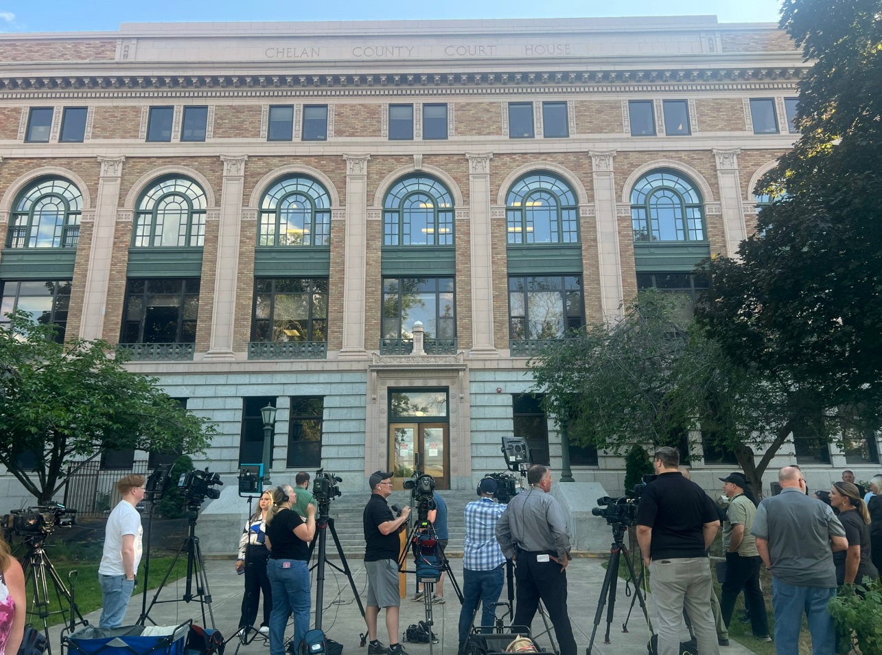 PHOTO Look At All The Media Waiting For Update On Travis Decker Manhunt