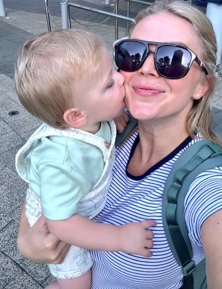 PHOTO Karoline Leavitt With Very Chapped Lips While On Adventure With ...