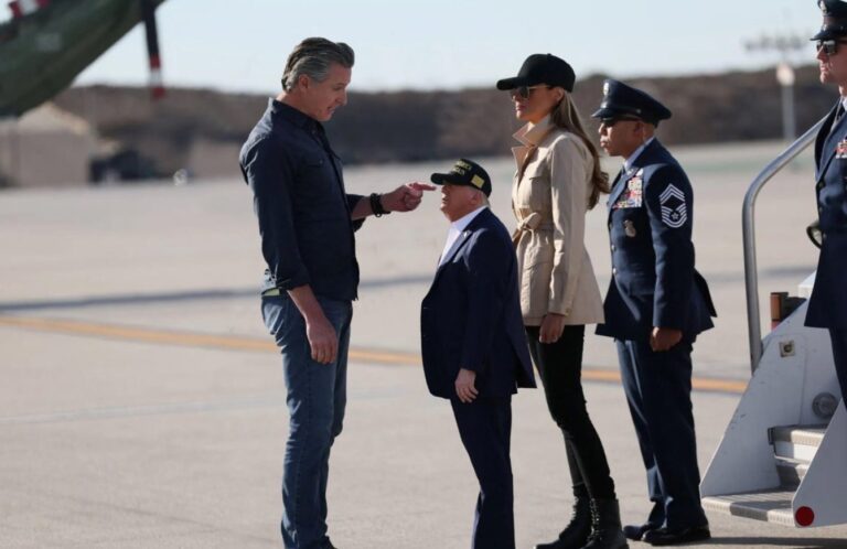 PHOTO Gavin Newsom Making Donald Trump Look Small On The Airplane ...