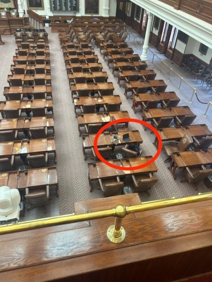 PHOTO Of Nicole Collier Locked Inside The State House Chamber