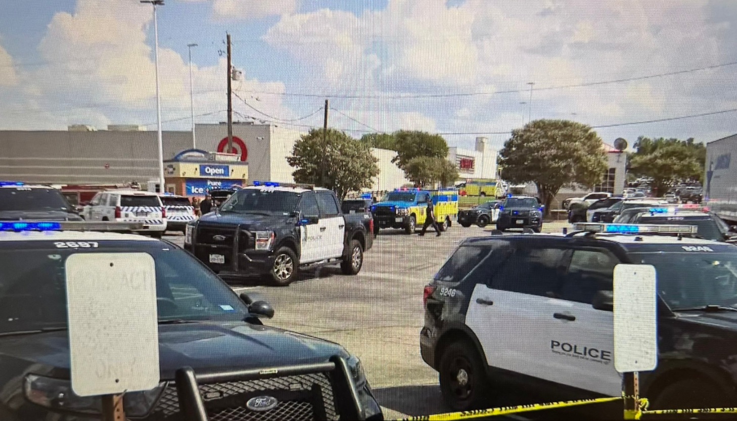 PHOTO Police Taped Off Crime Scene Where Ethan Nieneker Opened Fire At ...