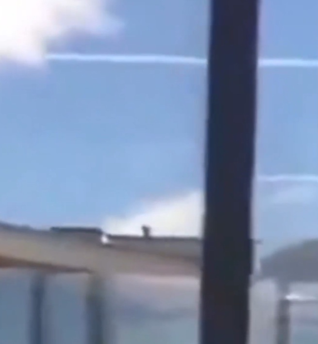 PHOTO Charlie Kirk Shooter Running On The Roof And Looking At Crowd ...