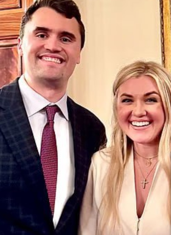 PHOTO Charlie Kirk's Wife Wearing A Cross Necklace