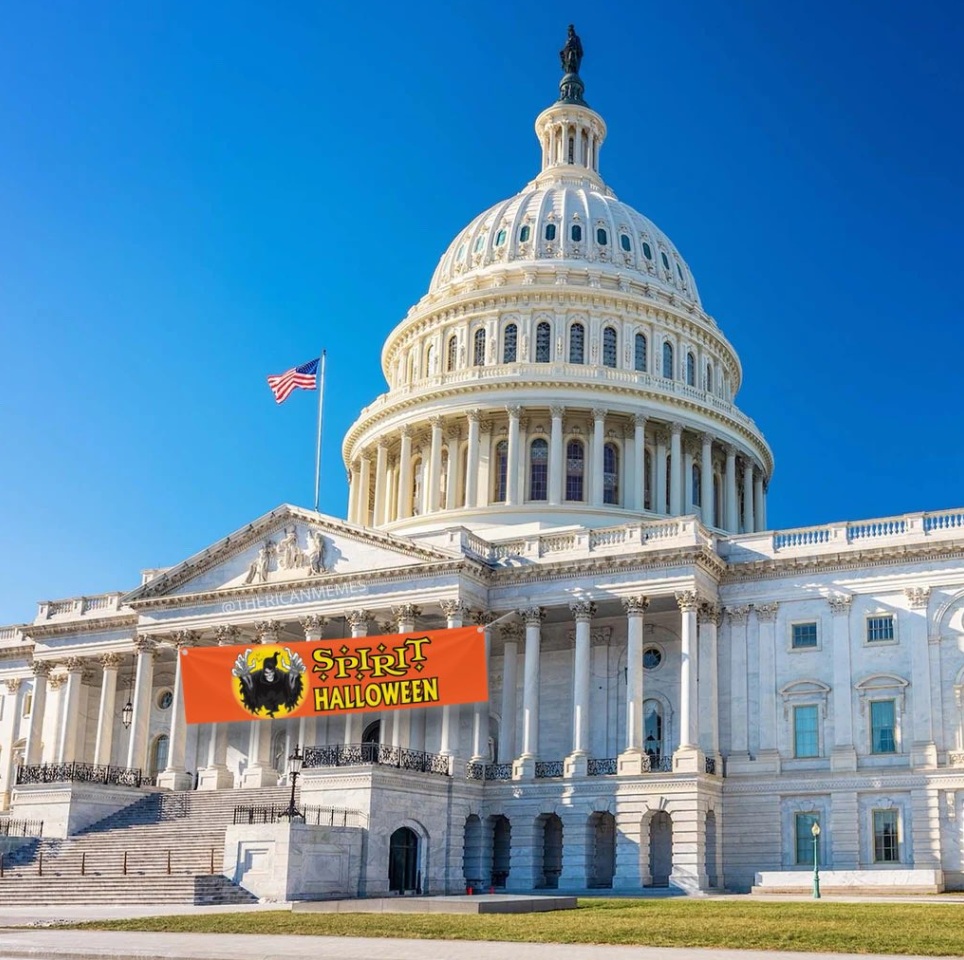PHOTO Spirit Halloween Banner In Front Of The Capitol In DC During ...