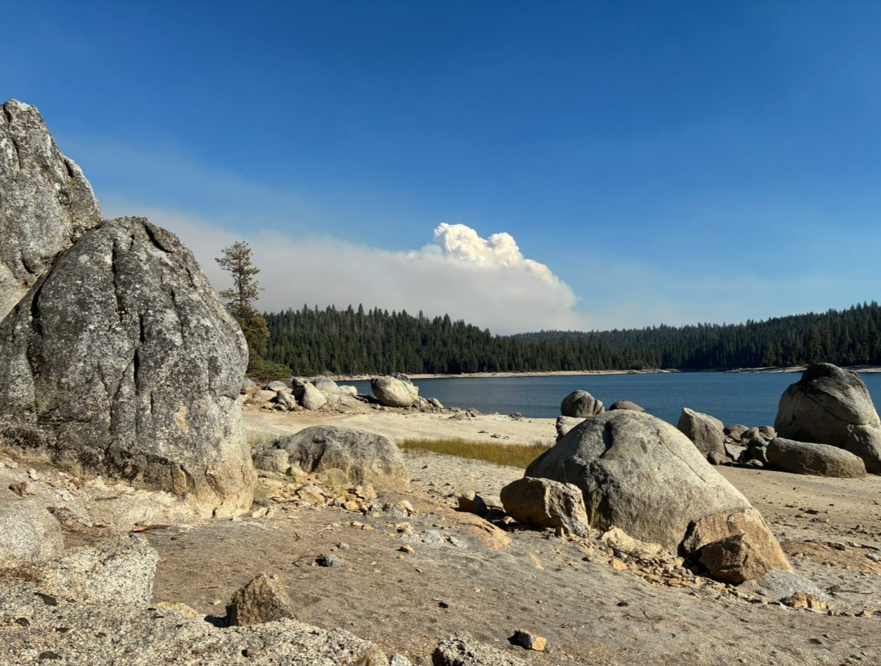 PHOTOS View Of Garnet Fire Burning From Eagle Point At Shaver Lake