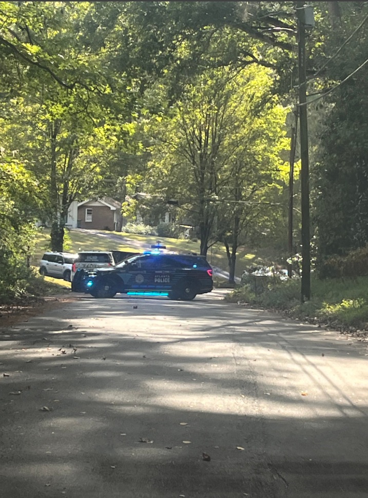 PHOTO Atlanta Police Blocked Off The Road While Derrick Groves Was Arrested