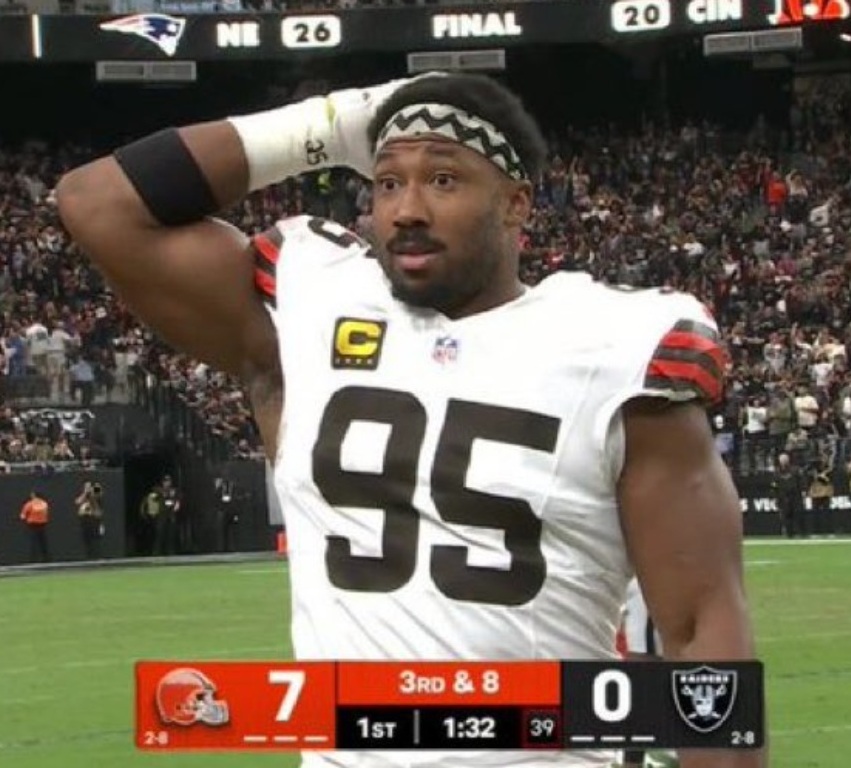 PHOTO Myles Garrett was IN SHOCK After Shedeur Sanders Unbelievable ...