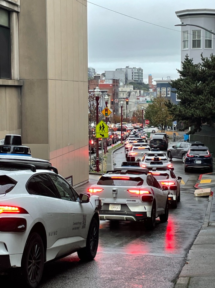 PHOTO Line Of Waymo Cars Stuck And Confused In San Francisco