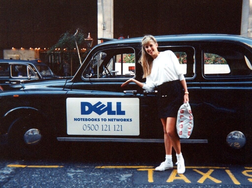 PHOTO Susan Dell Actually Looking Hot Before 2000 In Front Of DELL ...