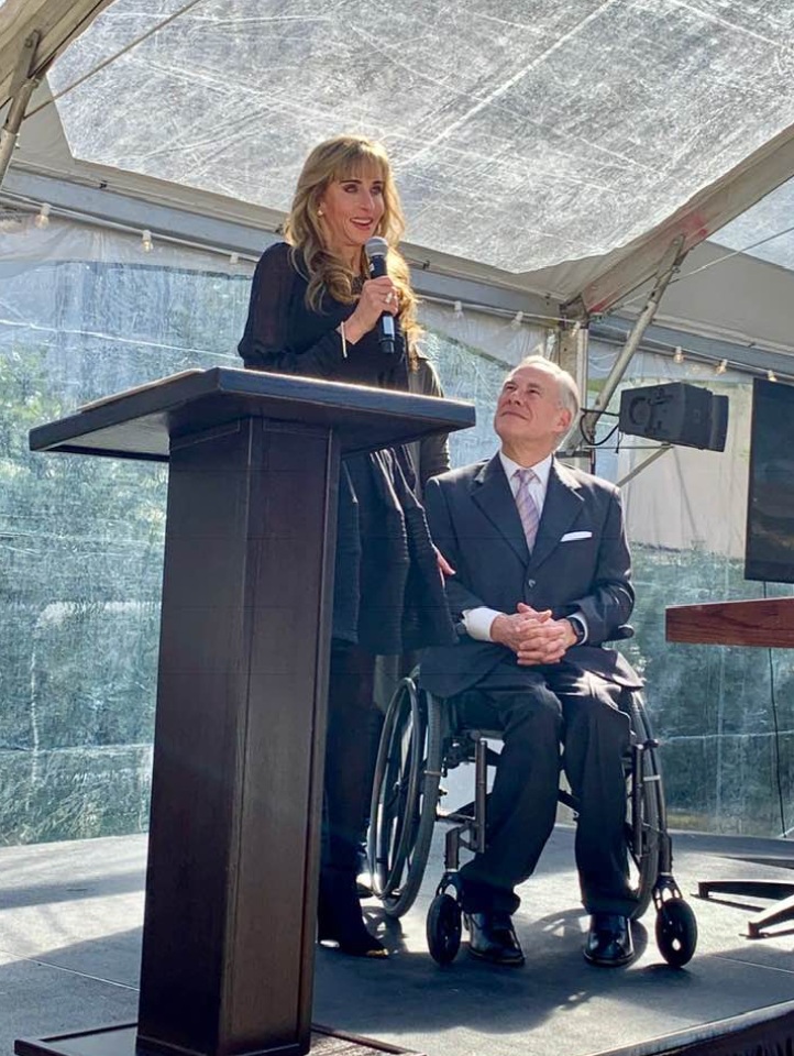 PHOTO Susan Dell Speaking At Texas Woman's Hall Of Fame